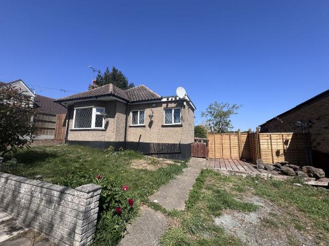 Leighfields Road, Leigh On Sea SS9, 1 bed detached bungalow to rent, £1,250 pcm | PrimeLocation