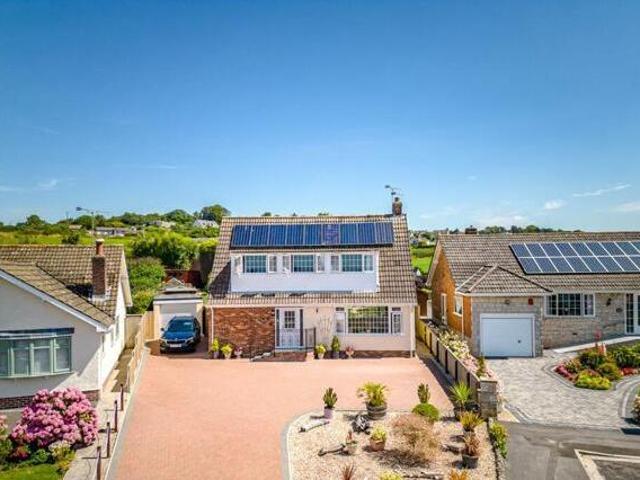 Leighton Crescent, Bleadon Hill, 3 Bedroom Detached