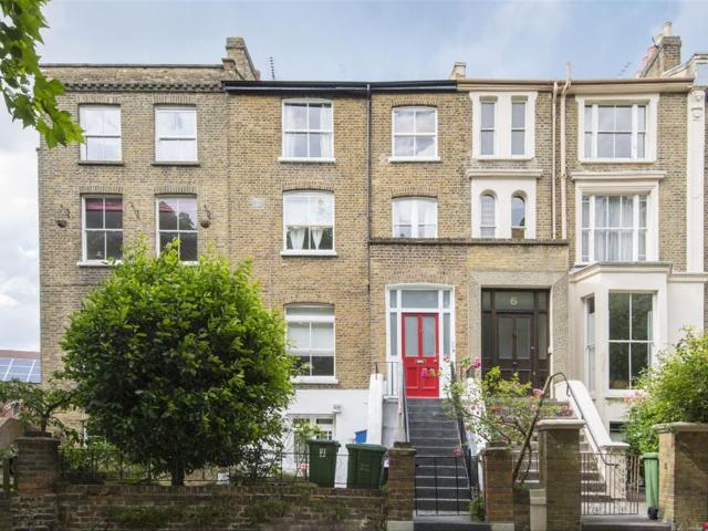 Leighton Crescent, Kentish Town NW5, 2 bed flat to rent, £2,250 pcm | PrimeLocation