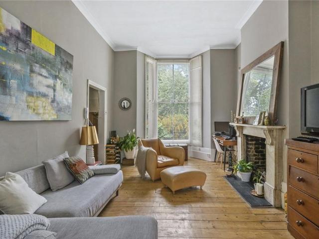 Leighton Crescent, London NW5 1 bed flat to rent £2,500 pcm £577 pw