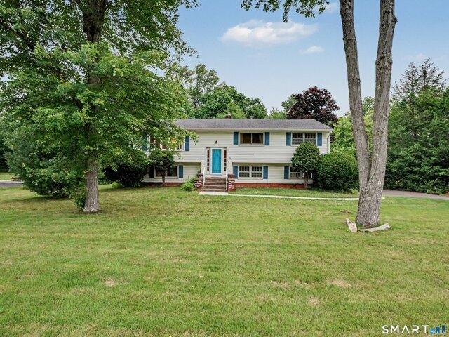 Leighton Ct, North Haven, Home For Sale