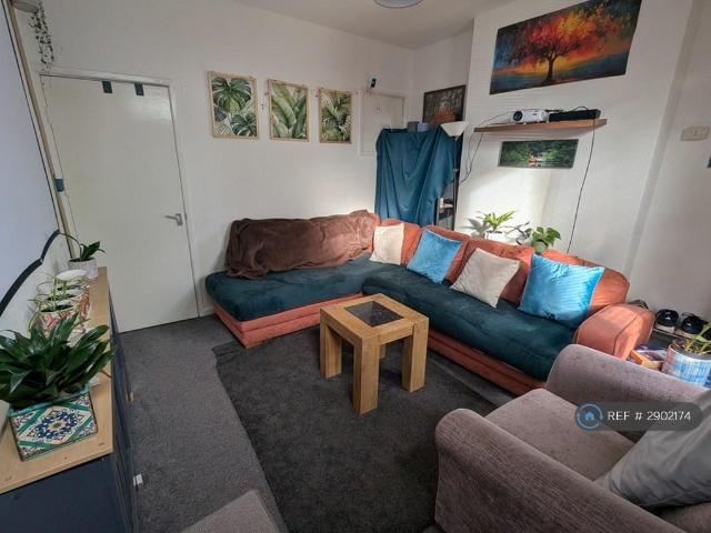 Leighton St, Nottingham, NG3 3 bed end of terrace house to rent £1,295 pcm £299 pw