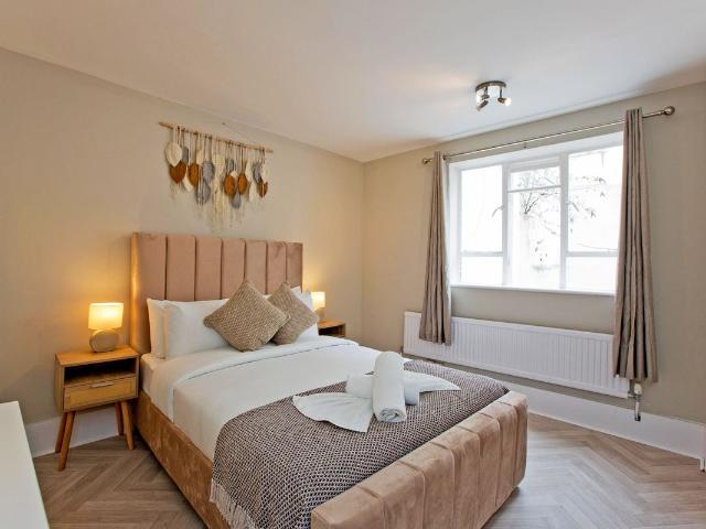 Leinster Gardens, London W2, 2 bed flat to rent, £3,200 pcm | PrimeLocation