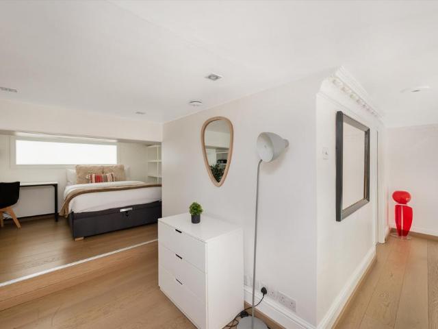 Leinster Gardens, London W2 2 bed flat to rent £6,500 pcm £1,500 pw