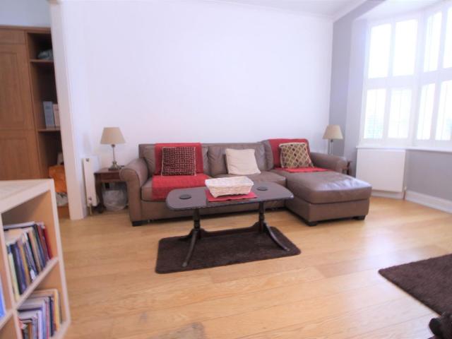 Leinster Mews, Barnet EN5, 1 bed flat to rent, £1,500 pcm | PrimeLocation