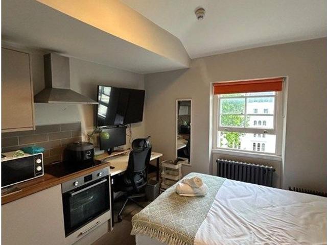 Leinster Square, London W2, Studio to rent, £1,650 pcm | PrimeLocation