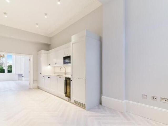 Leinster Square, London, 3 Bedroom Apartment