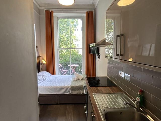 Leinster Square, W2