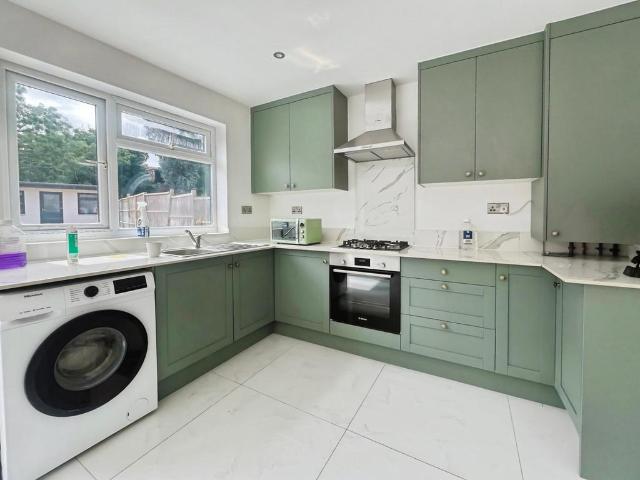 Lela Avenue, Hounslow 4 bed house to rent £3,500 pcm £808 pw