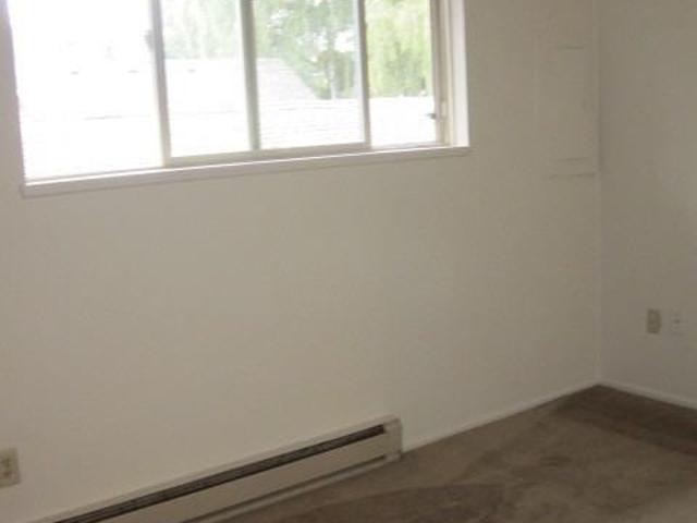 LELM04 2 Bedroom Apartment for Rent at 3250 Se 15th Ave, Portland, OR 97202 Brooklyn