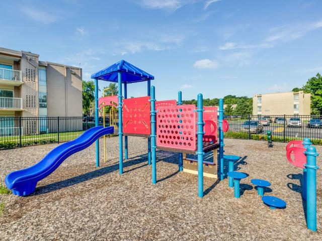 Lerner Surrey Square 4 Bedroom Apartment for Rent at 6024 Surrey Square Ln, Suitland, MD 20747 Suitland Silver Hill