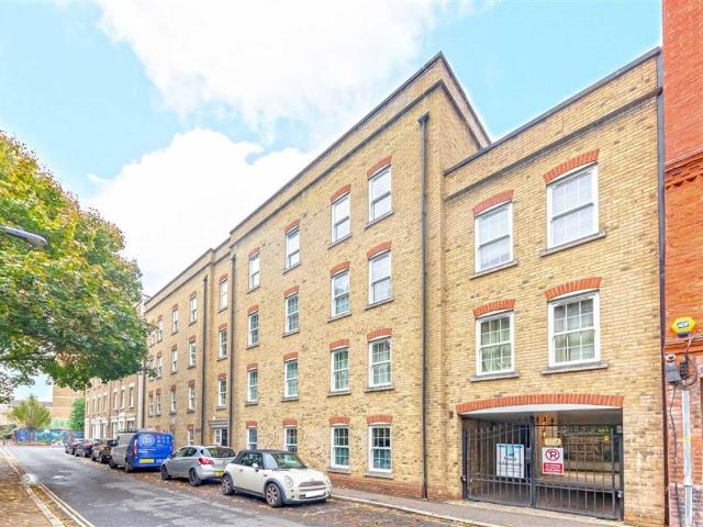 Leroy Street, Bermondsey SE1, 2 bed flat to rent, £2,600 pcm | PrimeLocation