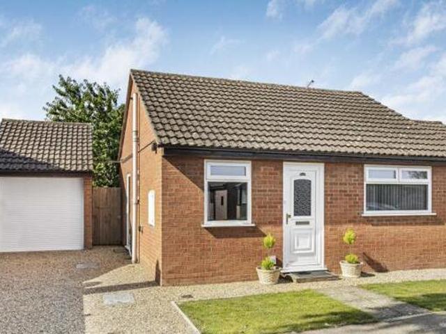 Lester Drive, Haddenham, 2 Bedroom Detached