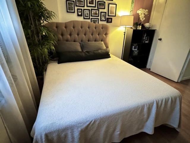 LES Large Furnished Room, Half Bath+Bills Incl