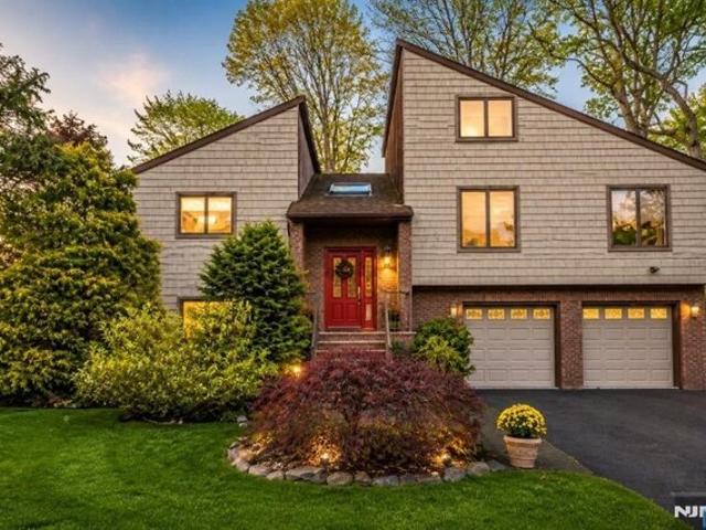 Lesa Ln, Hillsdale, Home For Sale