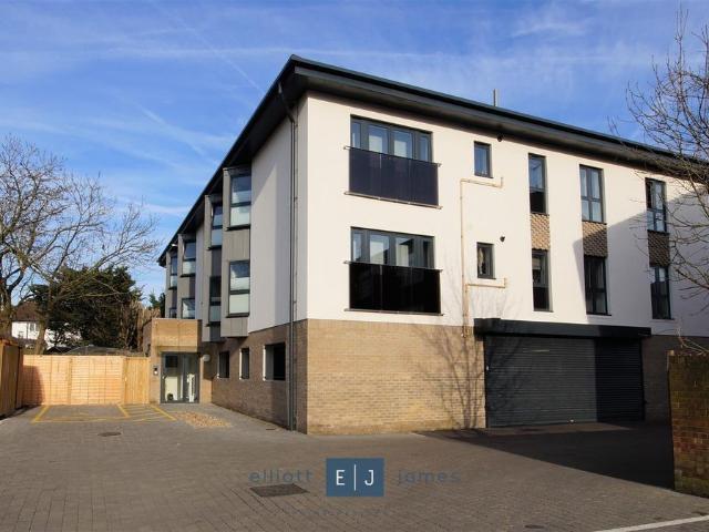 Lesley Court, High Road, Loughton IG10, 1 bed flat to rent, £1,500 pcm | PrimeLocation