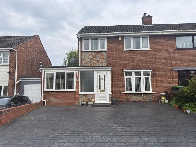Leslie Drive, Tipton DY4, 4 bed property to rent, £1,250 pcm | PrimeLocation