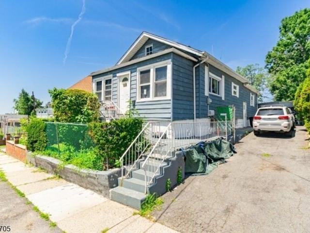 Leslie St, Hillside, Home For Sale
