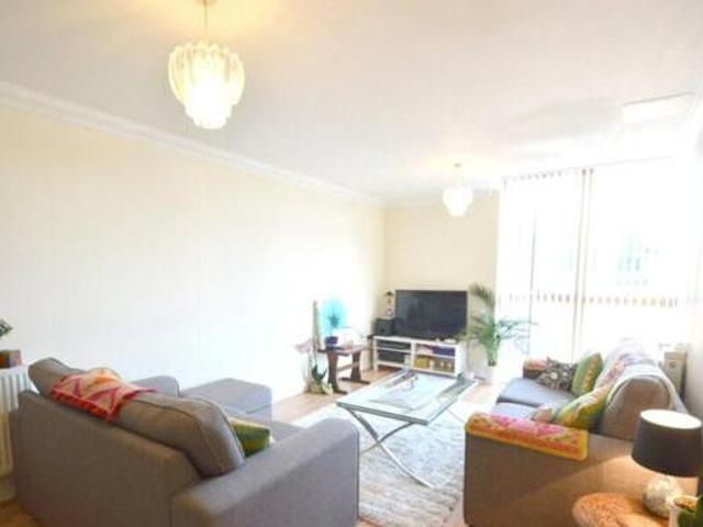 Leslie Park Road, Croydon, 2 Bedroom Apartment
