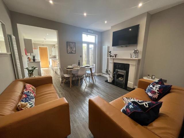 Leslie Road, Birmingham B16 5 bed house to rent £3,142 pcm £725 pw