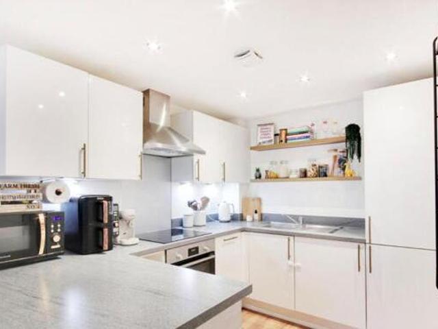 Lett Lane, Castle Hill, 1 Bedroom Flat