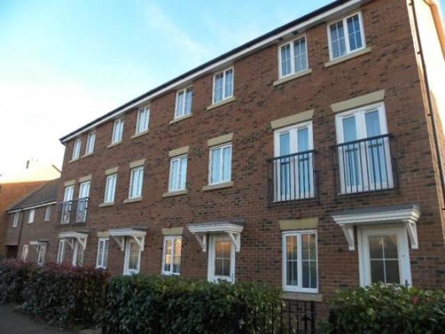 Let Dragon Road, Hatfield, AL10 £2,300 pcm