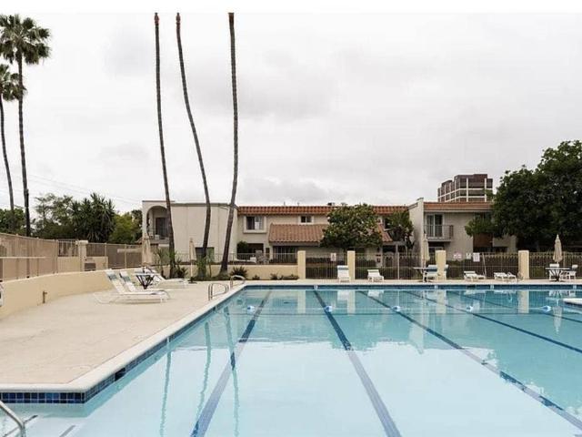 Let’s be Roomies in Clairemont!