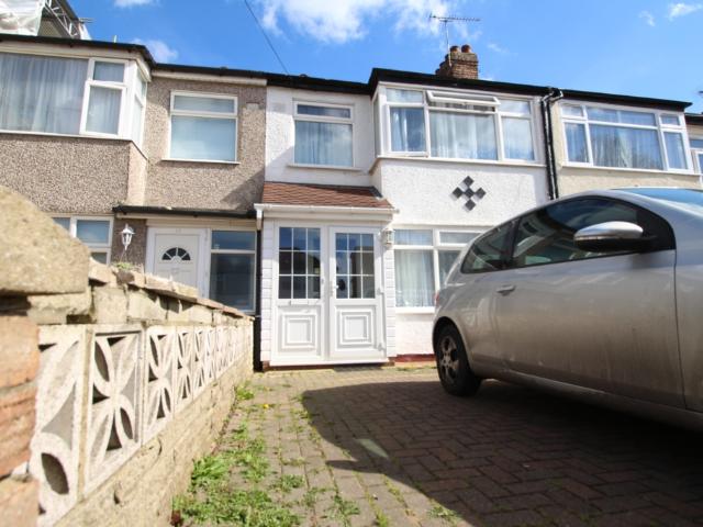 Let Winnington Road, Enfield, London, EN3 Must be seen £2,450 pcm Tenancy Info