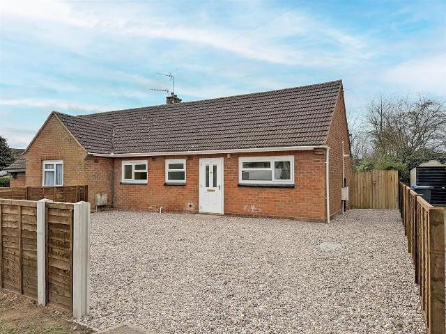 Letchmere Close, Pattingham, Wolverhampton WV6, 2 bed semi detached bungalow to rent, £1,250 pcm | PrimeLocation