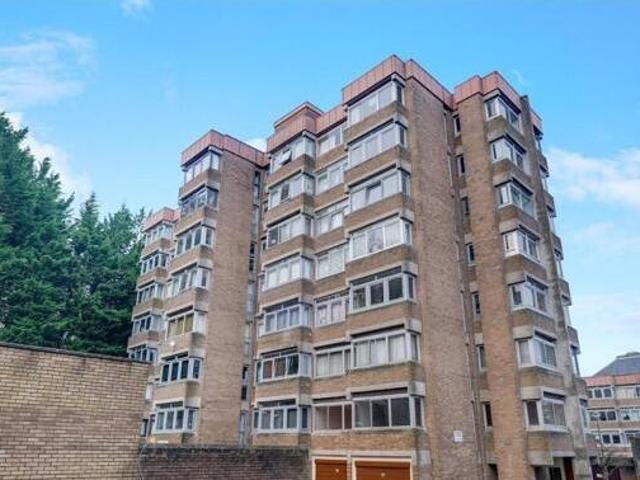 Lethington Avenue, Shawlands, 1 Bedroom Flat