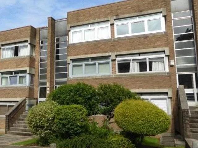 Lethington Place, Glasgow, G41 3BJ, United Kingdom | 2 bed apartment for rent #139621204 | Rentberry