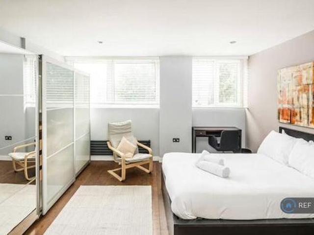 Levana Close, London, 1 Bedroom House