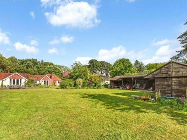 Level Mare Lane, Eastergate, 4 Bedroom Property