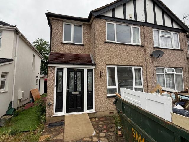 Leven Way, Hayes UB3, 4 bed end terrace house to rent, £3,000 pcm | PrimeLocation