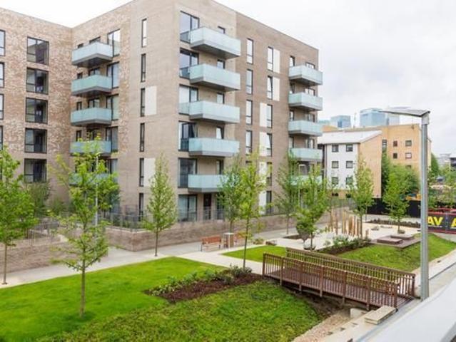 Leven Road, London E14, 1 bed flat to rent, £1,950 pcm | PrimeLocation
