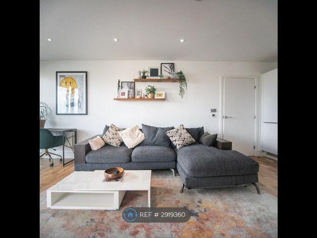 Leven Road, London E14, 2 bed flat to rent, £2,000 pcm | PrimeLocation