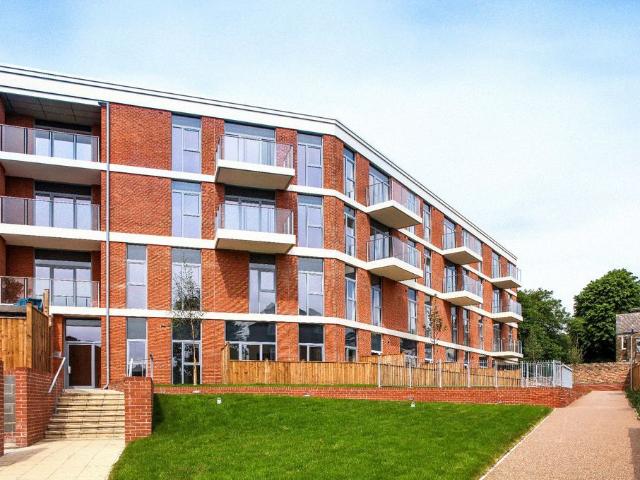 Leverburgh House, High Street W3, 3 bed flat to rent, £3,150 pcm | PrimeLocation