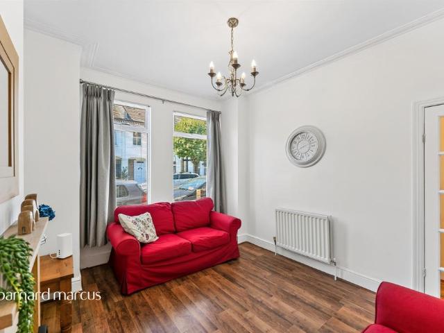 Leverson Street, LONDON 2 bed flat to rent £1,900 pcm £438 pw