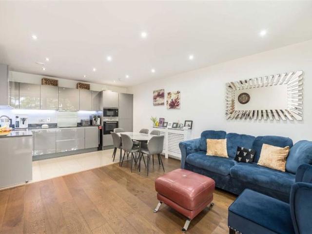 Levett Square, TW9, London