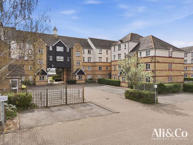 Lewes Close, Grays RM17, Studio to rent, £1,025 pcm | PrimeLocation