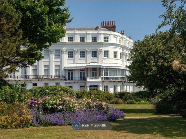 Lewes Crescent, Brighton BN2, 2 bed flat to rent, £2,700 pcm | PrimeLocation