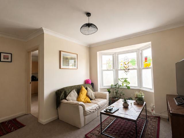 Lewes Road, Brighton BN2, 2 bed flat to rent, £1,375 pcm | PrimeLocation