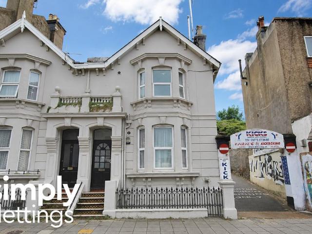 Lewes Road, Brighton BN2, 3 bed maisonette to rent, £2,250 pcm | PrimeLocation