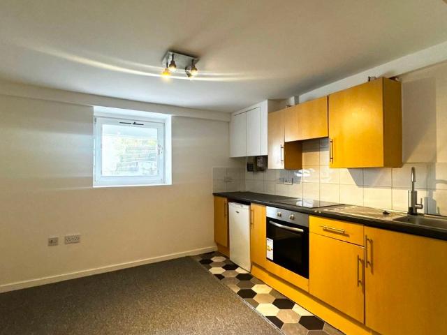 Lewes Road, Brighton BN2, Studio to rent, £995 pcm | PrimeLocation