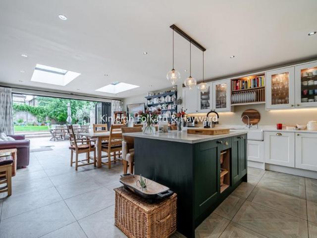 Lewin Road, London, SW16 5 bed semi detached house to rent £6,500 pcm £1,500 pw