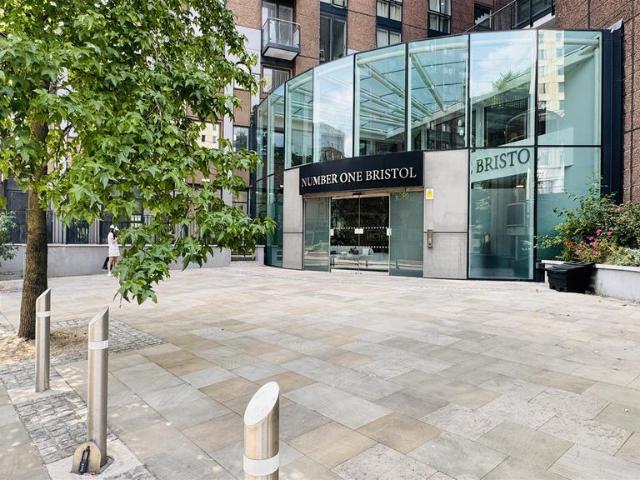 Lewins Mead, Bristol 2 bed apartment to rent £2,000 pcm £462 pw