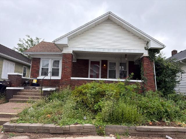 Lewis Ave
