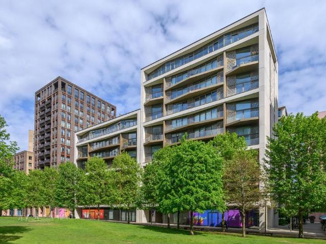 Lewis Cubitt Walk, London, N1C 3 bed duplex to rent £7,300 pcm £1,685 pw