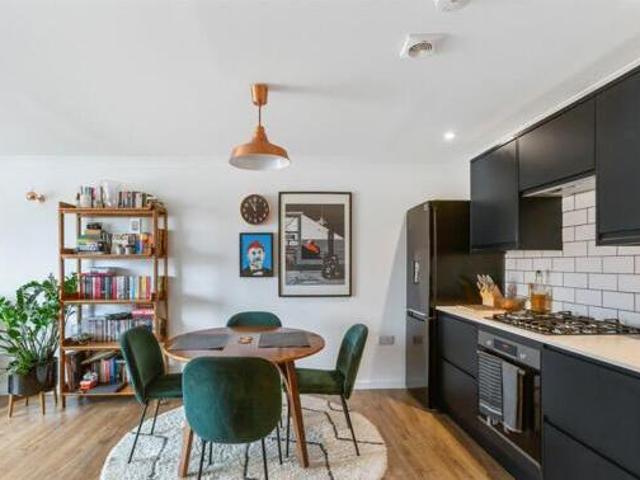 Lewis Gardens, London, 2 Bedroom Apartment