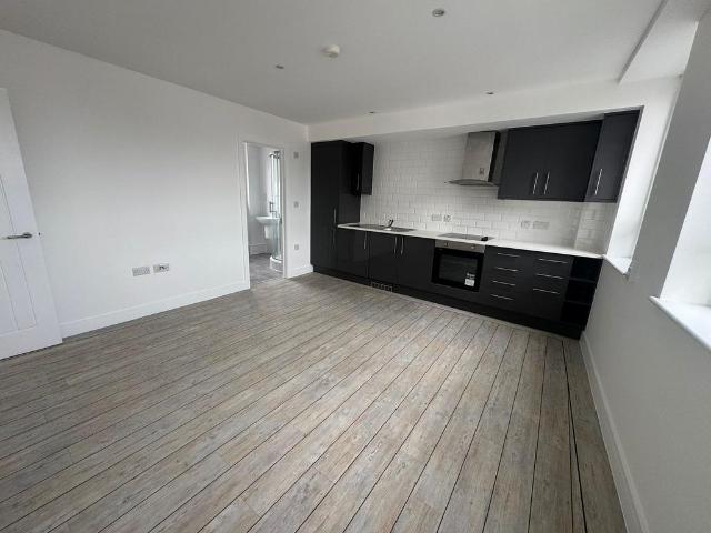 Lewis Grove, London SE13 2 bed flat to rent £1,470 pcm £339 pw